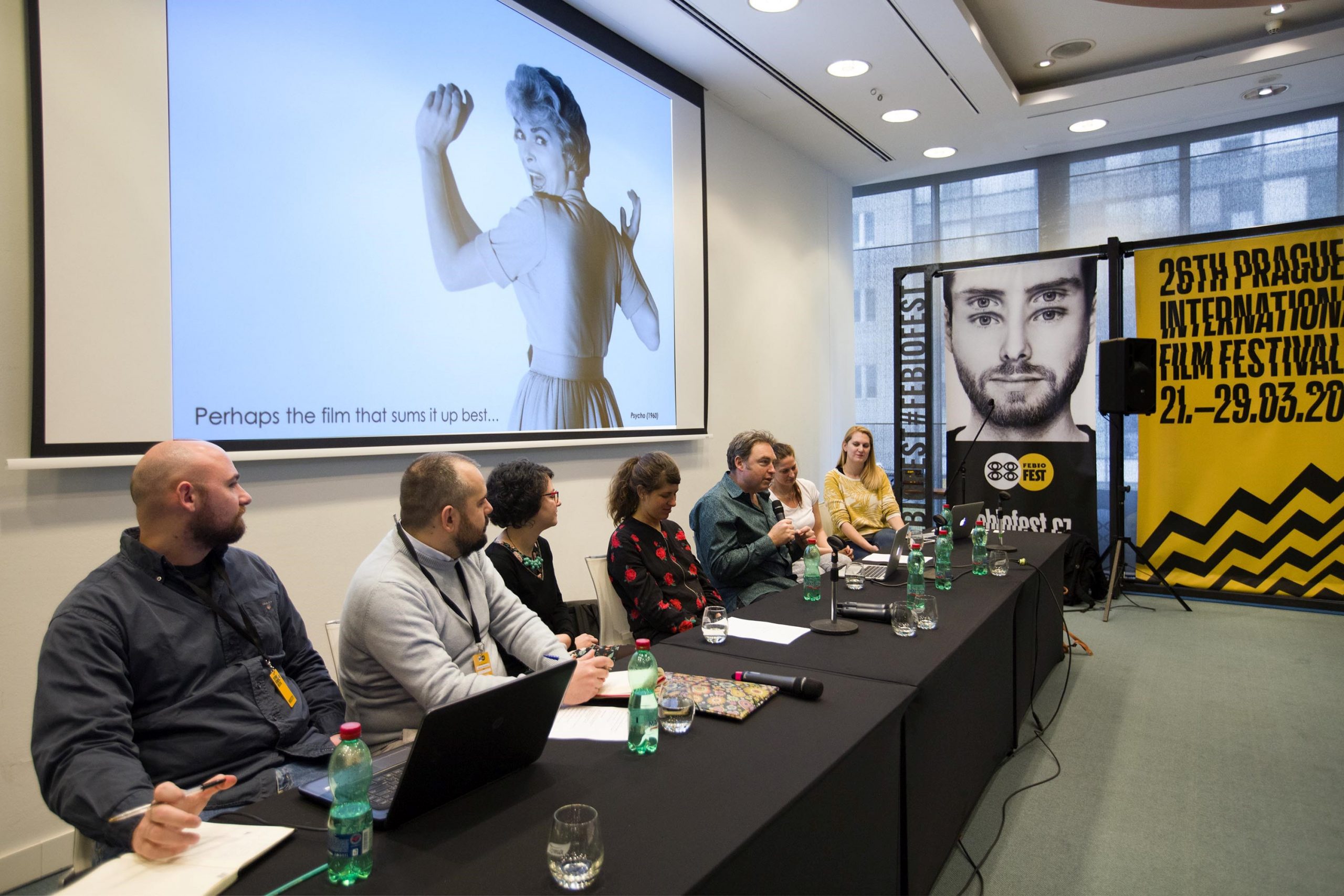 Informal learning through film – results of a significant Universitat ...